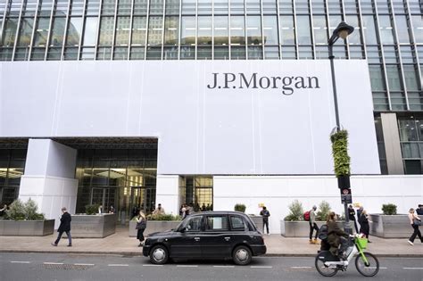 ‘the Best Of Both Worlds Jpmorgan Takes A Different Path From Goldman