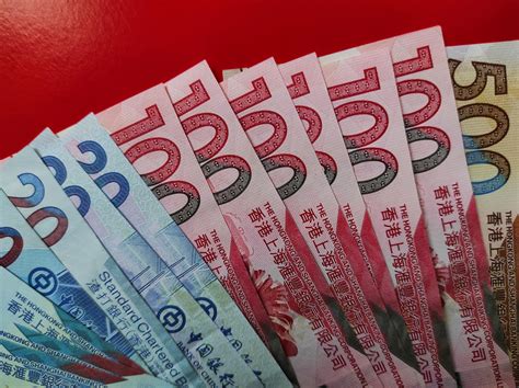金管局紐約時段承接1021億港元沽盤