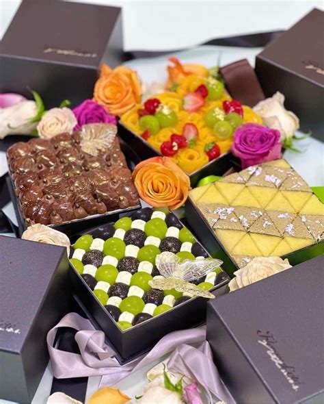 吉川ちえさんのインスタグラム写真 吉川ちえinstagram「【🎂⭐️🎂⭐️🎂⭐️🎂】 宝石箱みたいなeteのケーキ😚💕 🥭、🍈