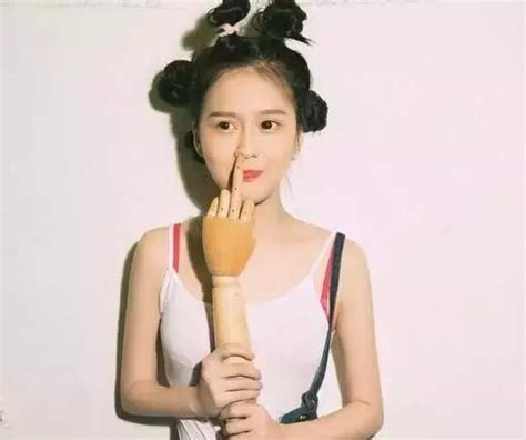 趙本山19歲女兒當網紅主播，是拼爹還是靠實力？ 每日頭條