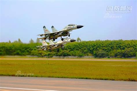 国防部：中国军队出动1艘战舰3架军机驱离闯西沙美舰手机新浪网