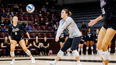 Volleyball Mississippi State Drops Marathon First Set As Ole Miss
