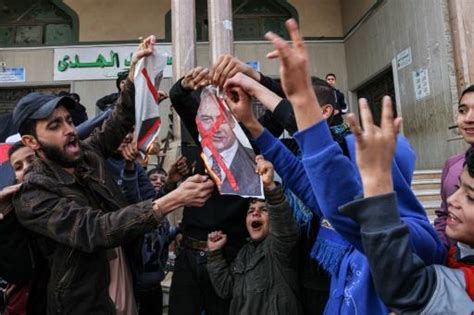 رئيس الوزراء الفلسطيني يصف إجراءات إسرائيل ضد السلطة بأنها حرب جديدة