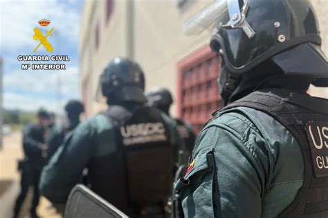 La operación antidroga de la Guardia Civil en Cadrete, en fotos | Imágenes
