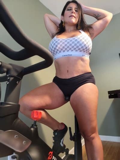 Model Zara Karam Tumbex