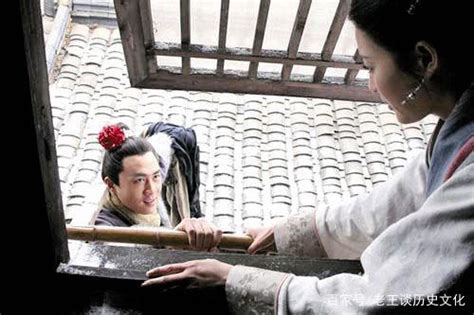 《水浒传》中武松杀嫂，为何要多此一举扯开对方的衣裳？百科ta说