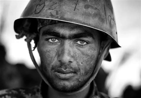 این زن عمرش را در جنگ‌ها سپری کردعکس‌ها