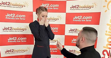 Man Proposes To Girlfriend The Moment She Officially Becomes Jet2