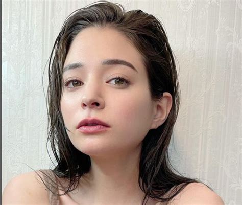 【天てれ】瑛茉ジャスミン現在の最新画像が超かわいい！美脚すぎると話題に！