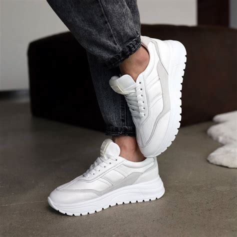 Кросівки жіночі шкіряні 584844 Білі розпродаж 💛 ціна 1370 грн 💙 Купити