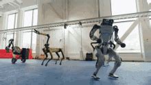 Dancing Robot S Tenor
