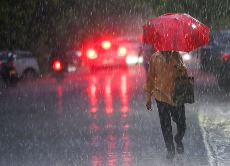 Imd Issues Orange Alert In Kerala Holiday Declared For Schools In 6