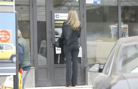 Salariul minim brut va crește la 1 250 de lei de la 1 mai 2016
