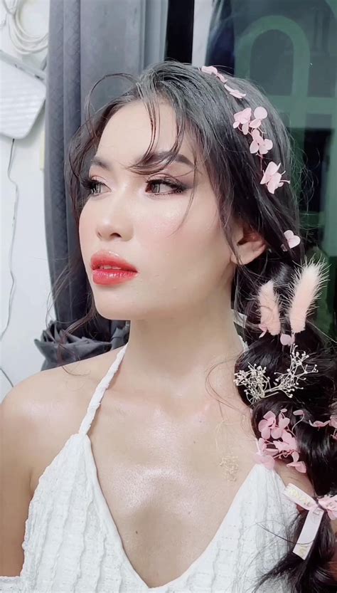 By A Skincare เซรั่มทองคำ ลูกค้าตั้งให้ เนื่องจาก ในเนื้อผลิตภัณฑ์มี