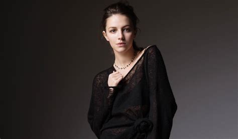 Ella Hunt Wallpaper Hd Celebrities K Wallpapers Images Photos And Background