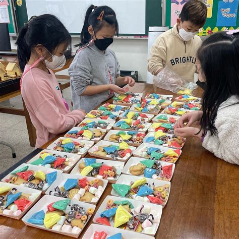 경주엘리비 엘리비쿠킹 엘리비베이킹 오전에는 열심히 도시락 만들구요 오후에는 아이들과 즐거운 요리 수업 😘 오늘은 미쯔만들기