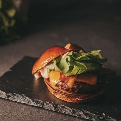 Geléia Burger e O Concorrente são Opções para Celebrar o Dia do