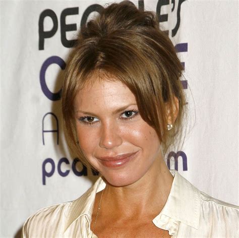 Nikki Cox Photo Gallery 21 Best Nikki Cox Pics Celebs Place Com