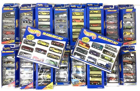 Lot 18 NIP Hot Wheels Multi Car Gift Packs