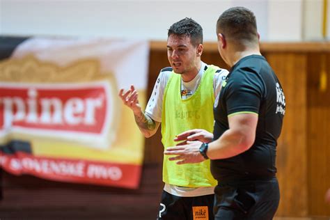 FOTO REAKCIE Futsalisti MIBY sa tešili z výhry nad majstrom víťazný gól však napokon neplatil
