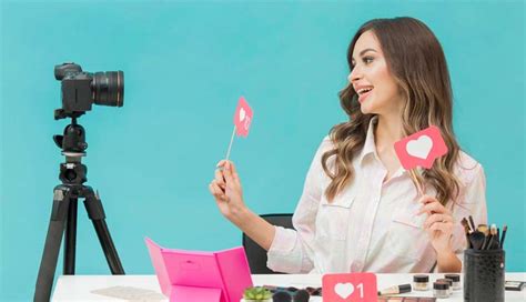 Social Media Girls How To Maximize Your Social Presence