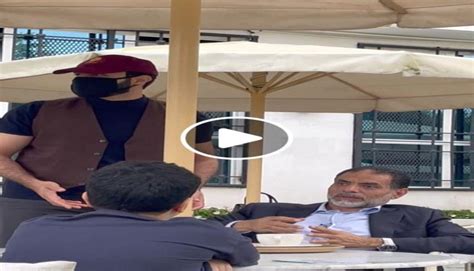 شاب يمني يلجأ إلى حيلة طريفة للقاء والده بعد غربة 10 سنوات فيديو مؤثر