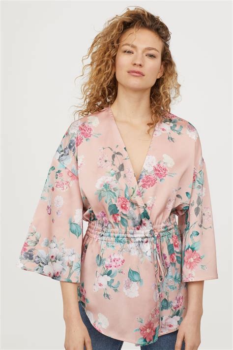 Блузка-кимоно - Пудрово-розовый/Цветы - Женщины | H&M RU | Color trends ...