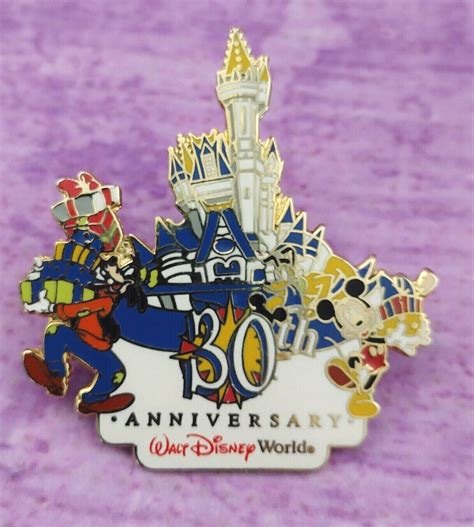 Walt Disney World Pin 30th Anniversary Castle Mickey Goofy Pluto