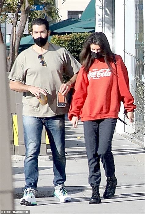 Jesse Metcalfe Has Casual Breakfast Date With Girlfriend Corin Jamie