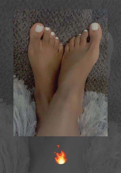Amanda Taylor Feet