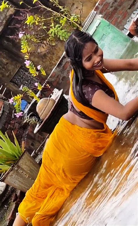 Big Gand Beautiful Blonde Girl Indian Beauty Saree Beautiful Indian