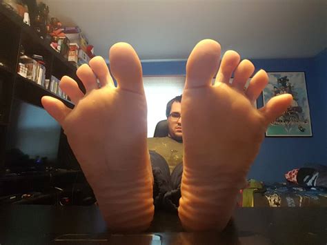 Spreading My Toes By Xshoutmon On Deviantart