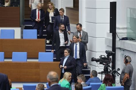 За първи път и ПП без ДБ гласува заедно с “Възраждане” “Величие” и МЕЧ недоверие на кабинета