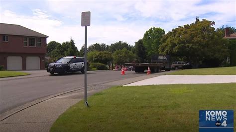 2 Workers Killed During Trench Collapse At Shoreline Site Police Say