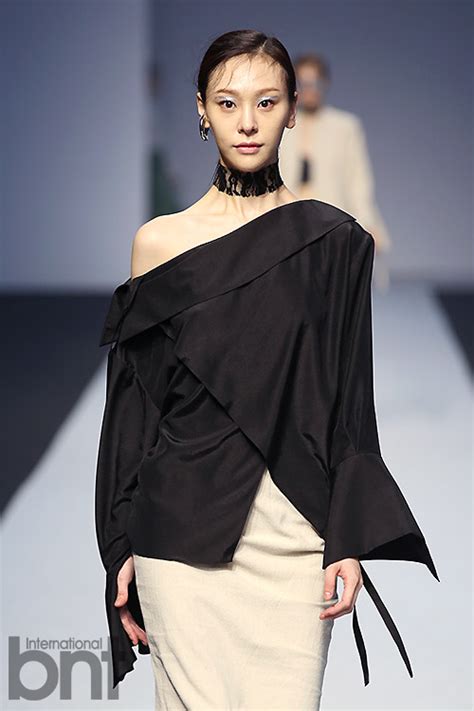 Bnt포토 김현희 여성미 넘치는 어깨 라인 노케 Bnt뉴스