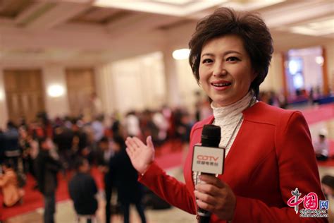【直击两会红衣美女】上会女记者为什么喜欢穿红色 组图 图片中国中国网