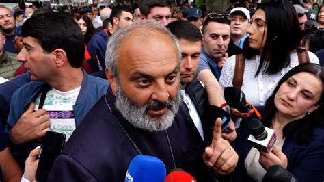 Բագրատ Սրբազանը` Կանադայում միլիոններ յուրացնելու տեղեկությունների մասին Youtube