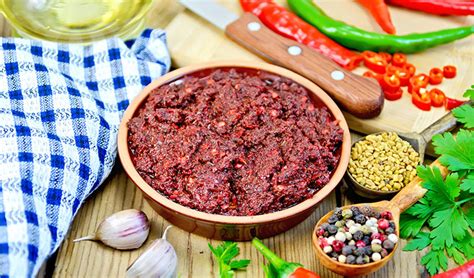 Абхазская классическая аджика из острого перца: без варки, сухая