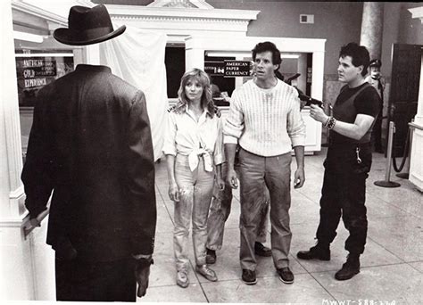 The Invisible Man 16 Flashbak