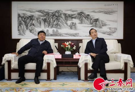 陕西日报社全媒体行动调研采访走进渭南