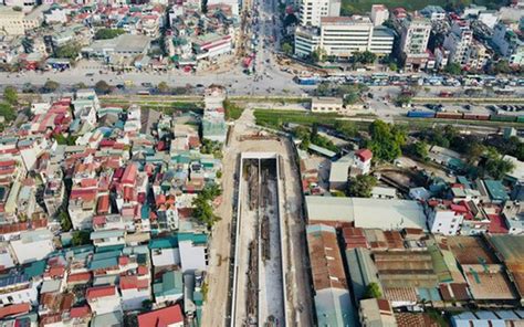 Hầm Chui Giải Phóng Kim Đồng Đường Dẫn Xuống Hầm Chui Giải Phóng
