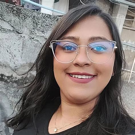 Elisabeth Elysa Da Silva • Threads Say More