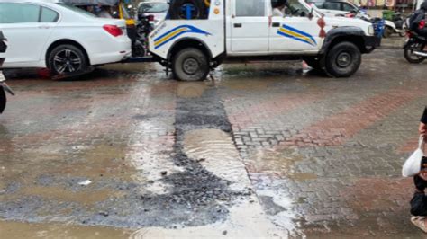 Mumbai Elderly Man On Way To Hospital Dies After Ambulance Gets Stuck