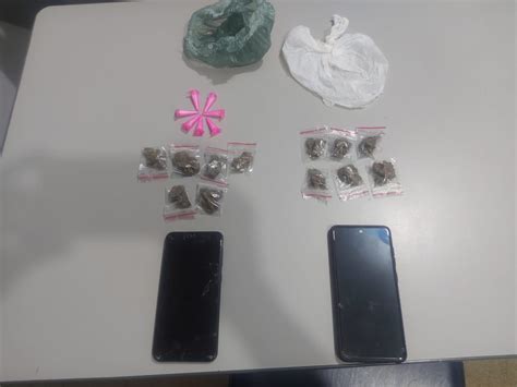 Adolescentes Presos Pela Rocam Durante Tráfico De Drogas Em Viela Da