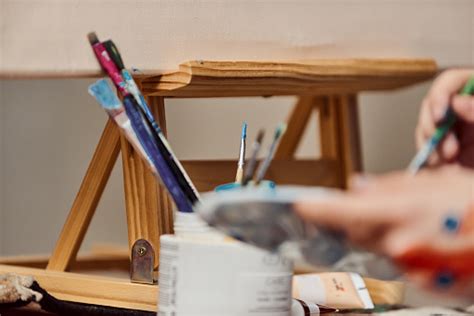 브러시 기질 및 캔버스에 페인팅하는 데 필요한 것들의 클로즈업 사진 Diy에 대한 스톡 사진 및 기타 이미지 Diy 경기