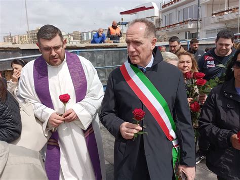 Toccante La Cerimonia In Ricordo Delle Vittime Del Moby Prince