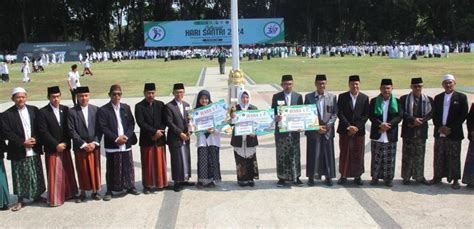 Pemkab Bojonegoro Dan Ribuan Santri Gelar Apel HSN 2024 Bojonegoro
