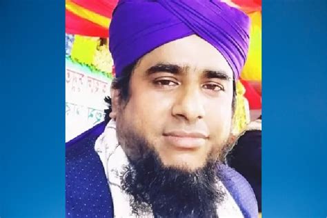 মিনিবাস উল্টে প্রাণ গেল খতিবের