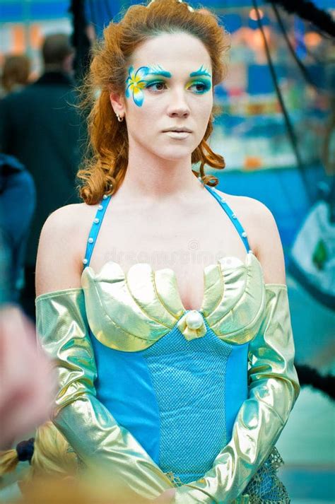 Model Walks The Runway During Editorial Photo Image Of Look Trend