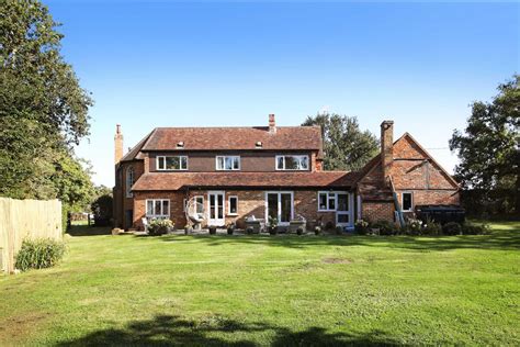 House For Sale In Sheepcote Lane Nr Paley Street Maidenhead